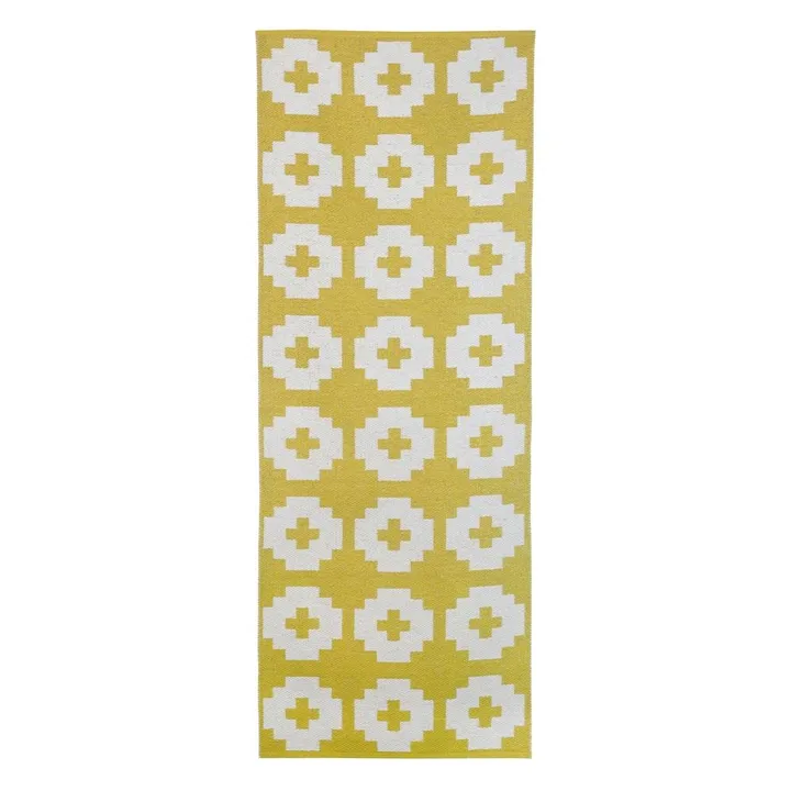 Flower rug sun (yellow) from Brita Sweden - NordicNest.com