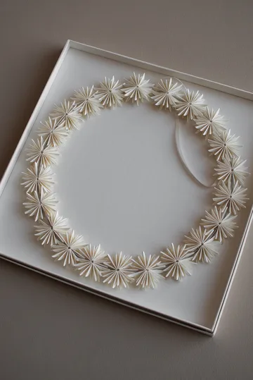 Paper flake wreath Christmas decoration from DBKD - NordicNest.com