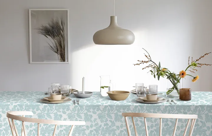 Blomranka tablecloth from Ekelund Linneväveri - NordicNest.com