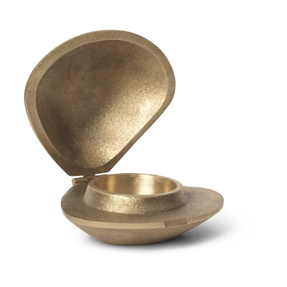Clam candle holder from Ferm LIVING - NordicNest.com