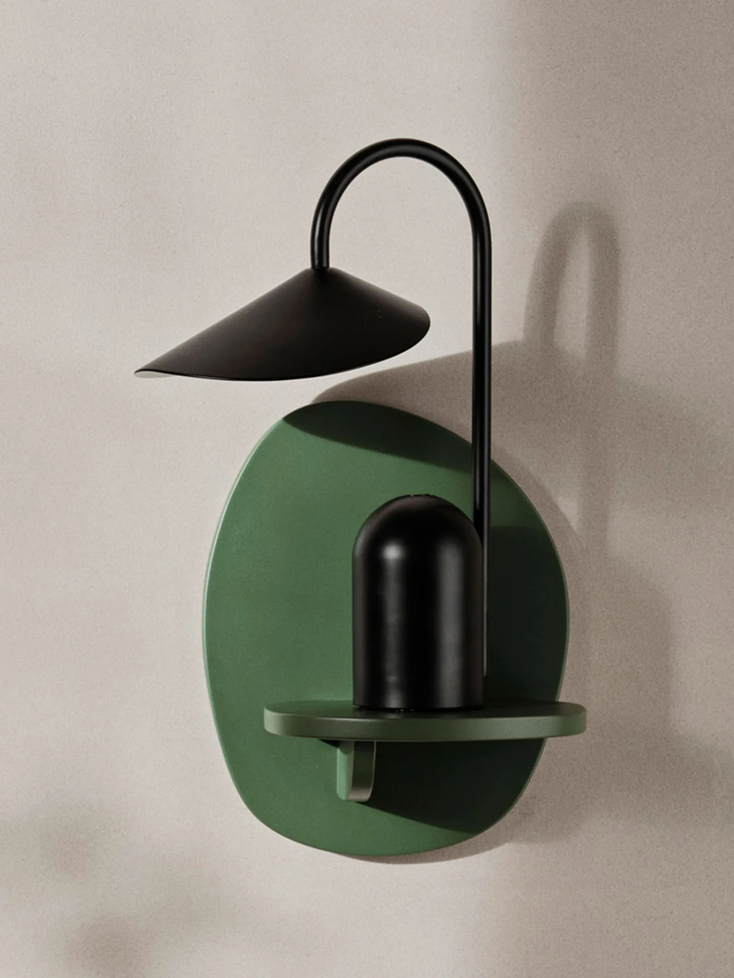 Pilu wall shelf 25 cm from Ferm Living - NordicNest.com