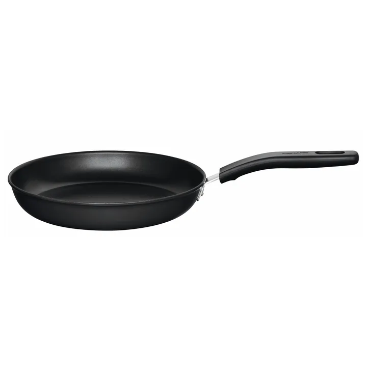 Functional Form frying pan from Fiskars - NordicNest.com