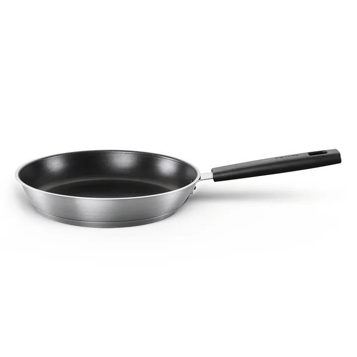 Hard Face Steel frying pan from Fiskars - NordicNest.com