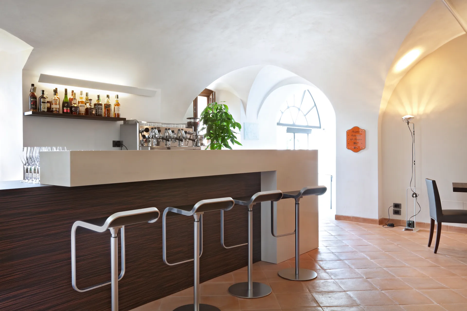 Toio LED floor lamp - White (GB) from Flos - NordicNest.com