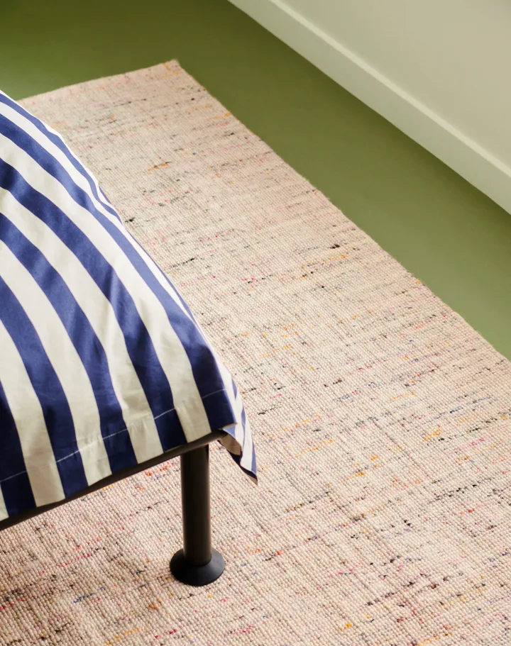Crayon rug 140x200 cm from HAY - NordicNest.com