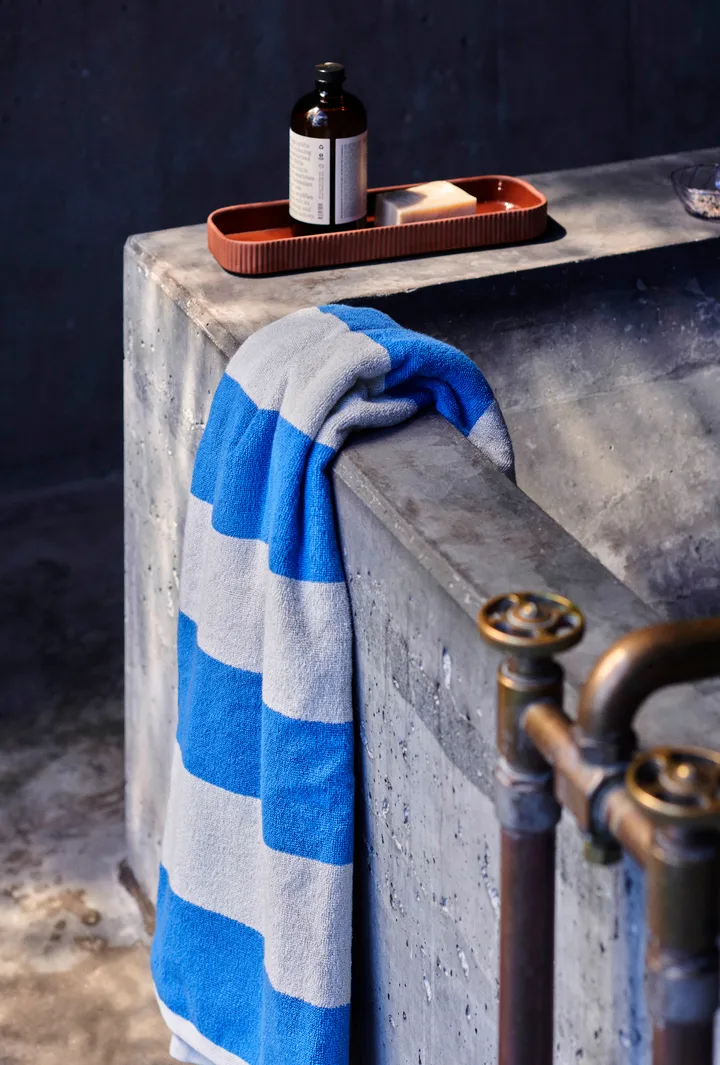 Frotté Stripe towel 50x100 cm from HAY - NordicNest.com