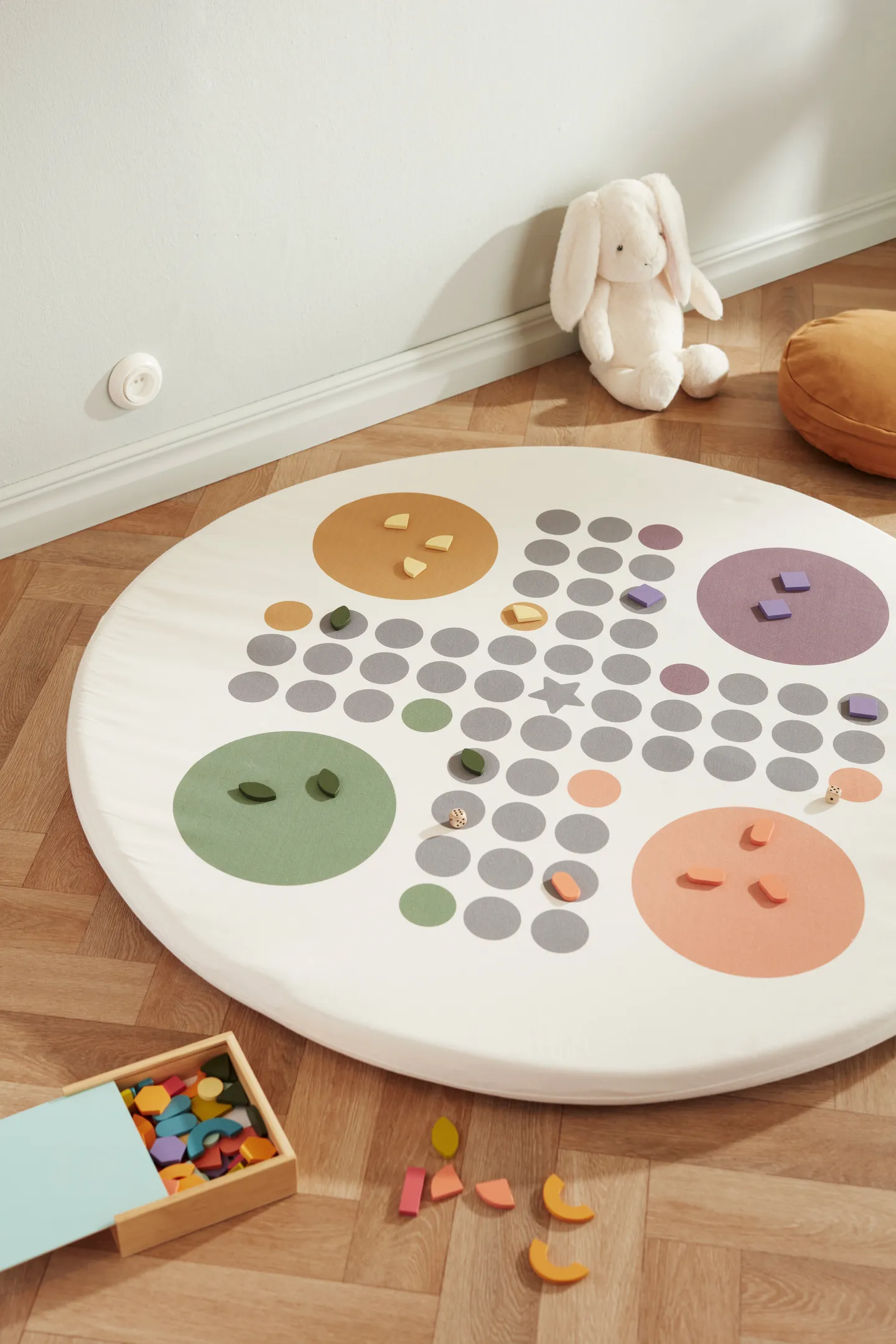 Kid's Base play mat Ludo Ø110 cm from Kid's Concept - NordicNest.com