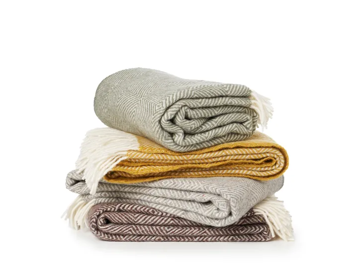 Gooseye wool throw 130x200 cm from Klippan Yllefabrik - NordicNest.com