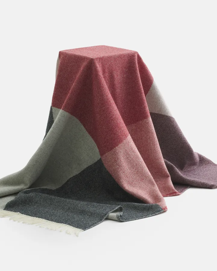 Sambara blanket 140x180 cm from Marimekko - NordicNest.com