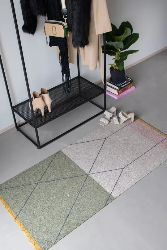 Linea rug allround from Mette Ditmer - NordicNest.com