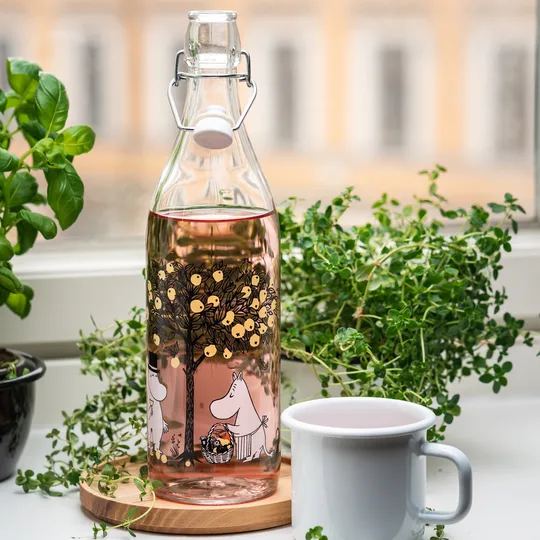 Moomin glass bottle 1 L from Muurla - NordicNest.com