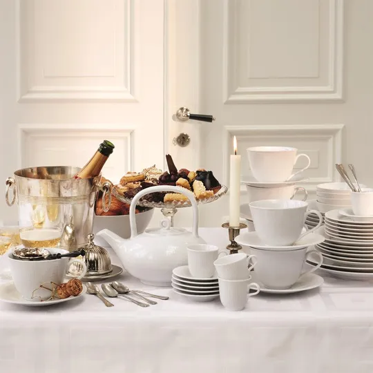 Swedish Grace teapot from Rörstrand - NordicNest.com