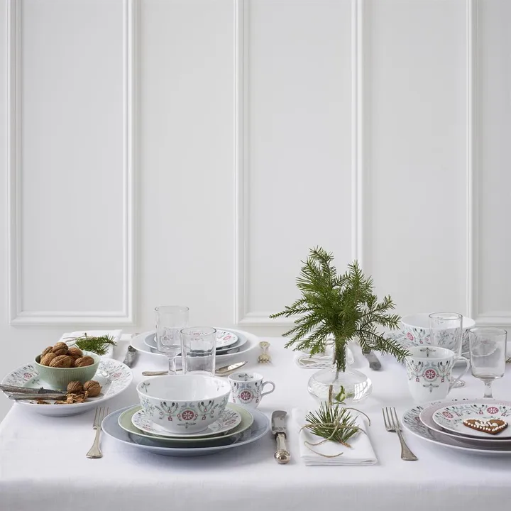Swedish Grace Winter plate oval from Rörstrand - NordicNest.com