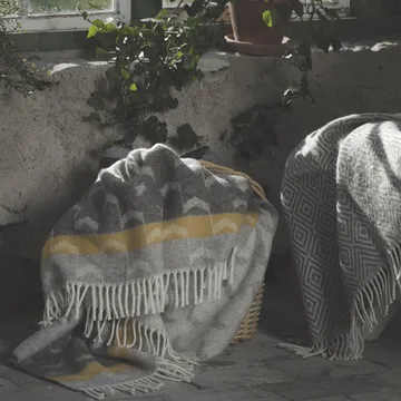 Arrow wool throw from Scandi Living - NordicNest.com