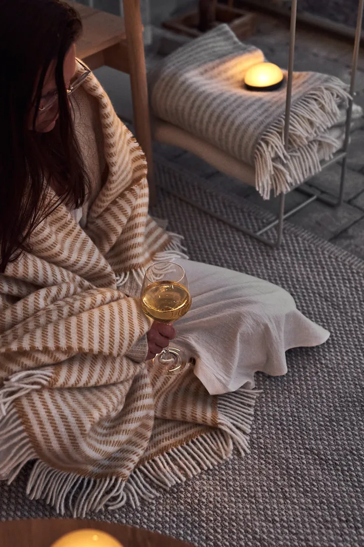 Tidal wool throw 130x180 cm from Scandi Living - NordicNest.com
