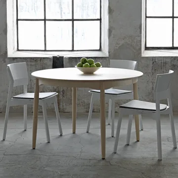 Carl dining table oak from Stolab - NordicNest.com