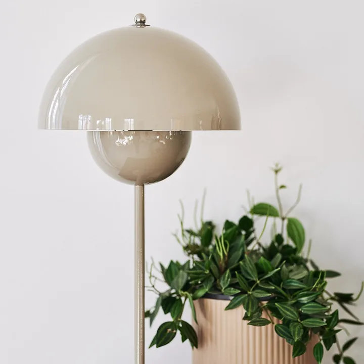 FlowerPot VP3 table lamp from &Tradition - NordicNest.com