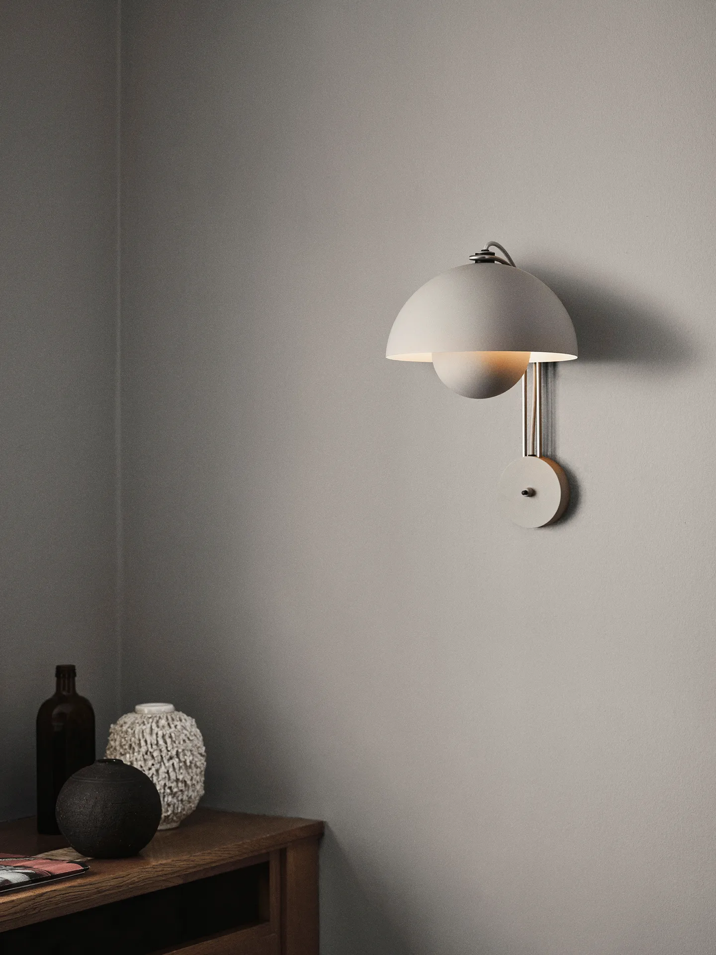 Flowerpot VP8 wall lamp from &Tradition - NordicNest.com