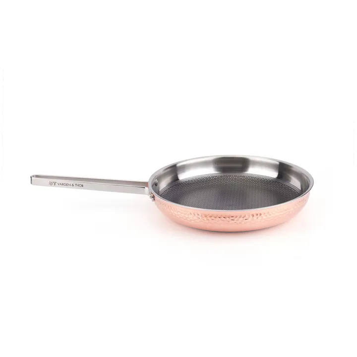 Mjölner hammered frying pan in copper from Vargen & Thor - NordicNest.com