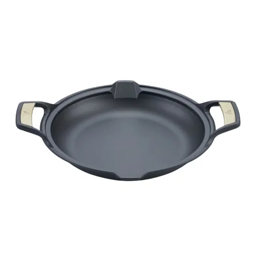 Signature Paella Pan Cast Iron 33 cm from Victoria - NordicNest.com