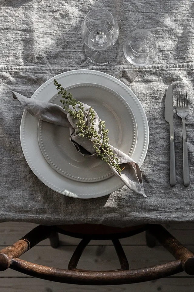 6 napkin folding ideas for your next dinner party