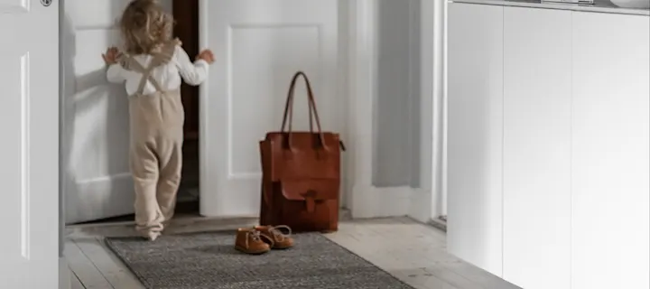 5 tips to help you decorate a small hallway