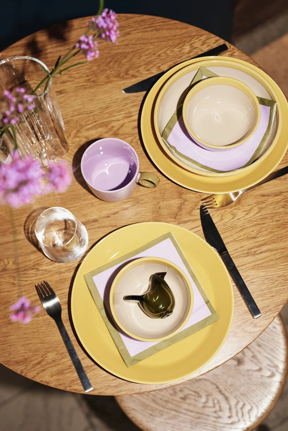 Table setting ideas for a restaurant feeling at home