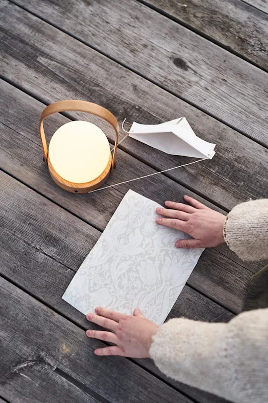 Step by step: how to fold a paper hat for a crayfish party