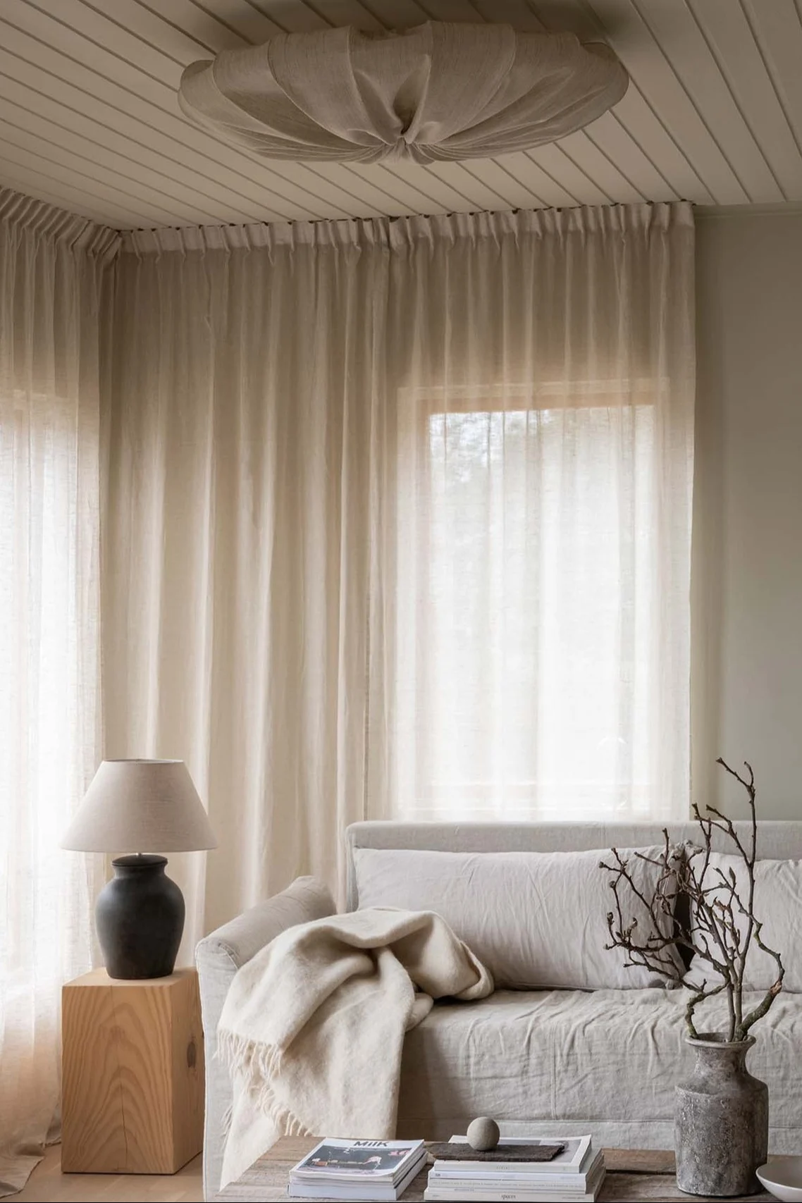 A guide to choosing a ceiling light for your living room