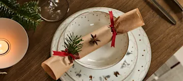 Make your own Christmas crackers