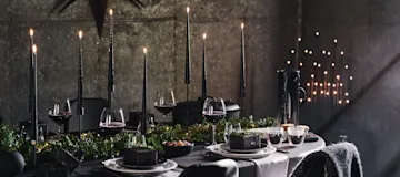 5 ideas for a dramatic black table setting