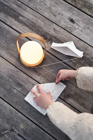 Step by step: how to fold a paper hat for a crayfish party
